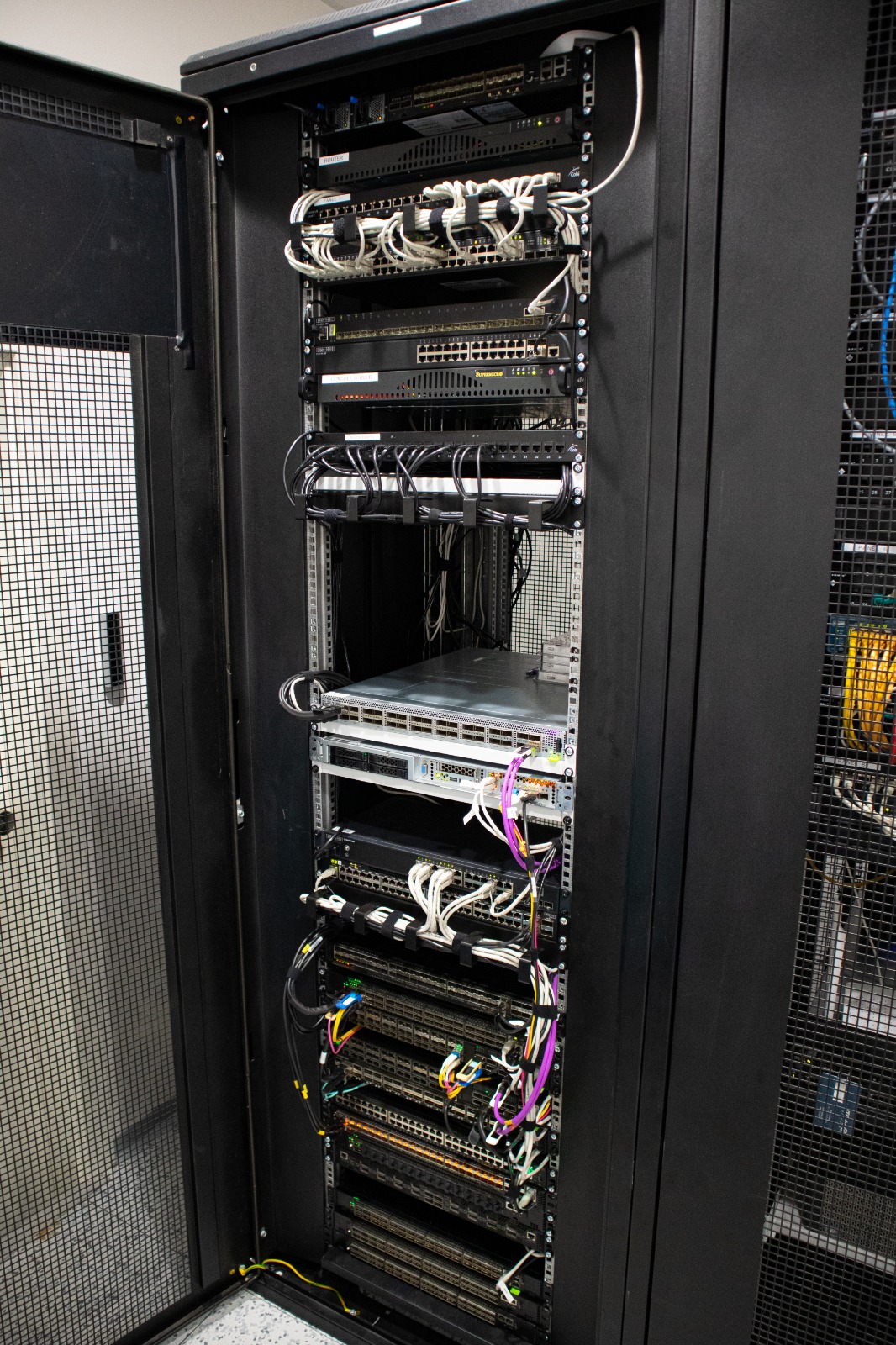 OCP Experience Center SONiC Virtual LAB (Stuttgart, Germany) - Hosted by STORDIS » Open Compute ...